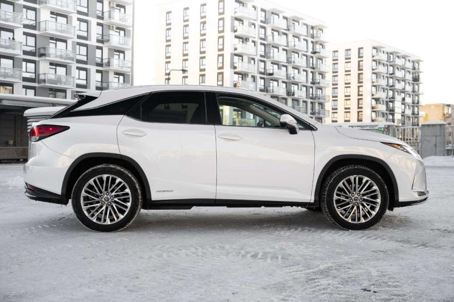 Balts Lexus RX 450h 2021 Viļņa, ar dzinēja tilpumu 3.46 L un nobraukumu 93 tūkst. km par 46950 €, foto 3 vietnē AUTOMOTO.COM.LV