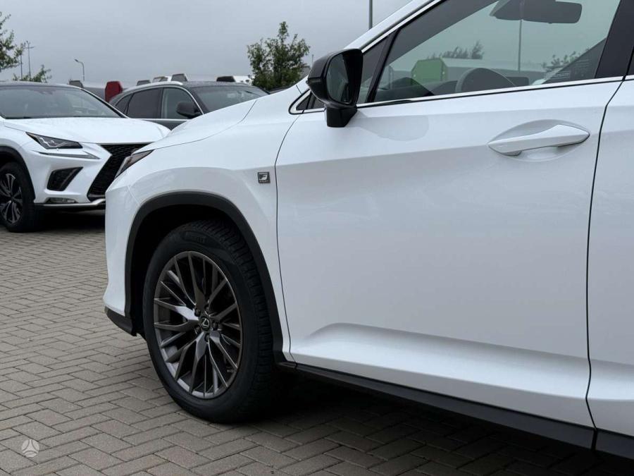 Balts Lexus RX 450h 2022 Viļņa, ar dzinēja tilpumu 3.46 L un nobraukumu 78 tūkst. km par 48000 €, foto 4 vietnē AUTOMOTO.COM.LV