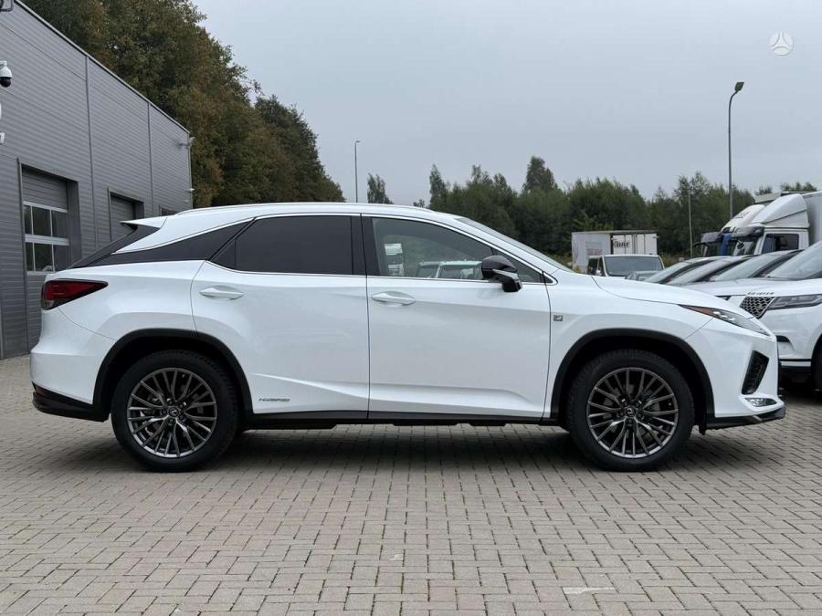 Balts Lexus RX 450h 2022 Viļņa, ar dzinēja tilpumu 3.46 L un nobraukumu 78 tūkst. km par 48000 €, foto 11 vietnē AUTOMOTO.COM.LV