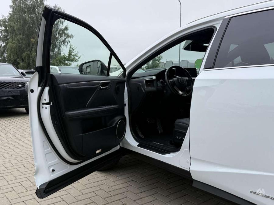 Balts Lexus RX 450h 2022 Viļņa, ar dzinēja tilpumu 3.46 L un nobraukumu 78 tūkst. km par 48000 €, foto 29 vietnē AUTOMOTO.COM.LV