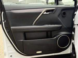 Balts Lexus RX 450h 2022 Viļņa, ar dzinēja tilpumu 3.46 L un nobraukumu 78 tūkst. km par 48000 €, foto 30 vietnē AUTOMOTO.COM.LV