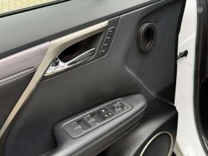 Balts Lexus RX 450h 2022 Viļņa, ar dzinēja tilpumu 3.46 L un nobraukumu 78 tūkst. km par 48000 €, foto 31 vietnē AUTOMOTO.COM.LV