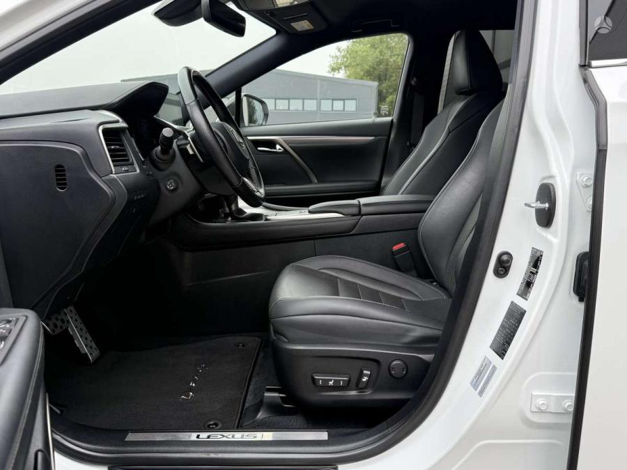 Balts Lexus RX 450h 2022 Viļņa, ar dzinēja tilpumu 3.46 L un nobraukumu 78 tūkst. km par 48000 €, foto 32 vietnē AUTOMOTO.COM.LV