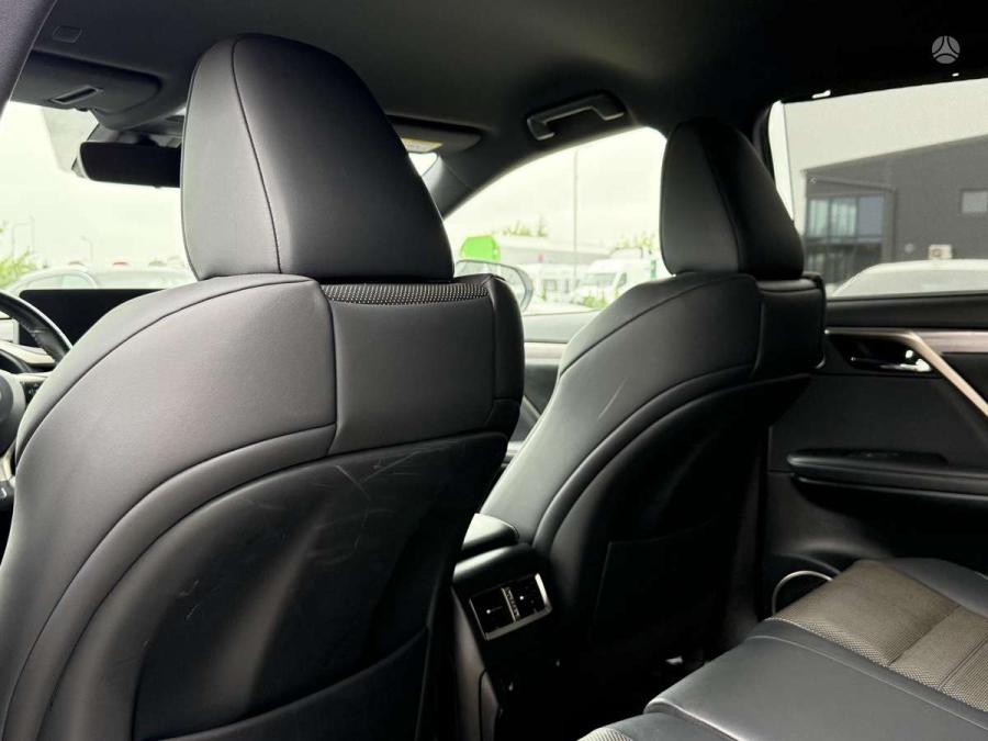 Balts Lexus RX 450h 2022 Viļņa, ar dzinēja tilpumu 3.46 L un nobraukumu 78 tūkst. km par 48000 €, foto 37 vietnē AUTOMOTO.COM.LV