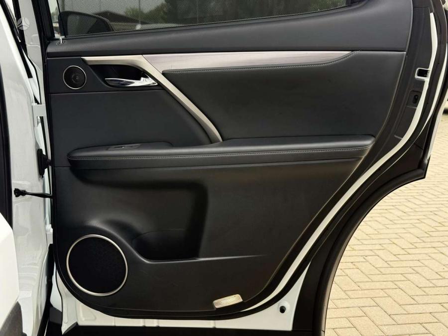 Balts Lexus RX 450h 2022 Viļņa, ar dzinēja tilpumu 3.46 L un nobraukumu 78 tūkst. km par 48000 €, foto 39 vietnē AUTOMOTO.COM.LV