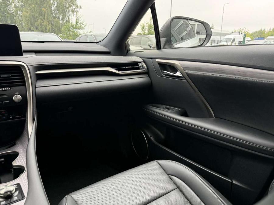 Balts Lexus RX 450h 2022 Viļņa, ar dzinēja tilpumu 3.46 L un nobraukumu 78 tūkst. km par 48000 €, foto 50 vietnē AUTOMOTO.COM.LV