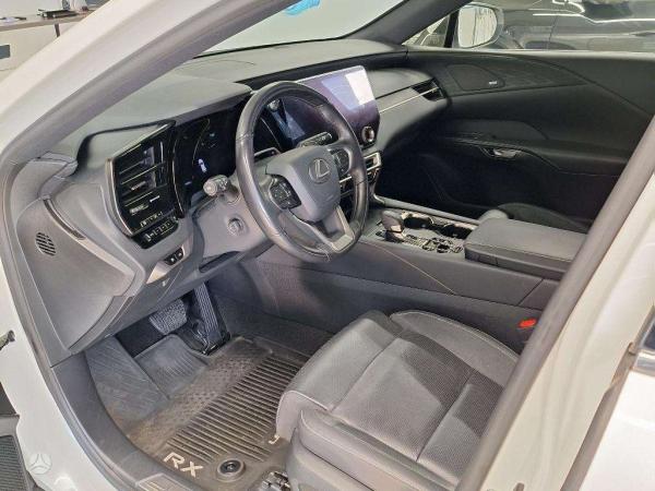 White Lexus RX 450h 2023 in Vilnius, with an engine capacity of 2.49 L and mileage of 44 thousand km for 55999 €, photo 8 on AUTOMOTO.COM.LV
