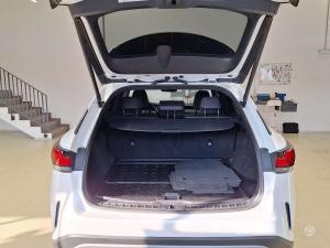 White Lexus RX 450h 2023 in Vilnius, with an engine capacity of 2.49 L and mileage of 44 thousand km for 55999 €, photo 17 on AUTOMOTO.COM.LV