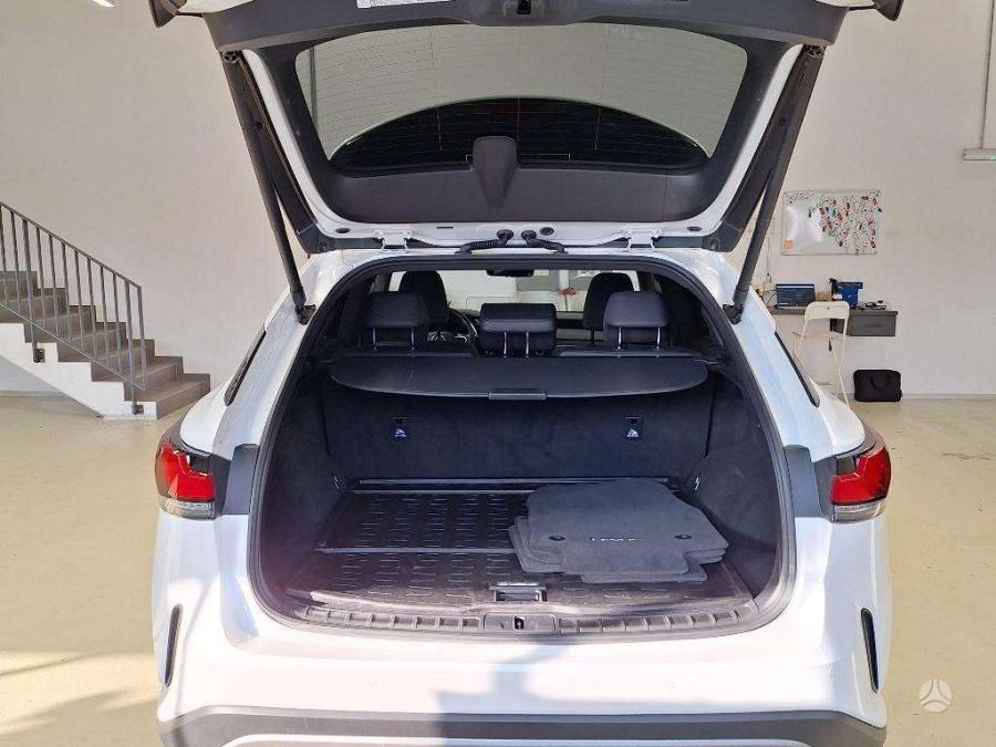 White Lexus RX 450h 2023 in Vilnius, with an engine capacity of 2.49 L and mileage of 44 thousand km for 55999 €, photo 17 on AUTOMOTO.COM.LV