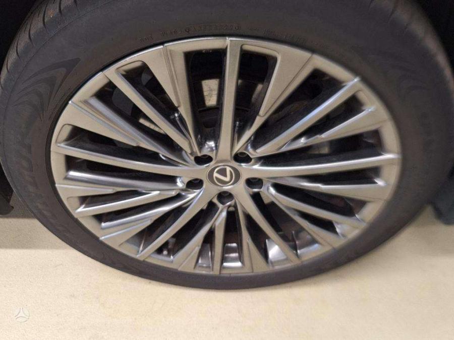 White Lexus RX 450h 2023 in Vilnius, with an engine capacity of 2.49 L and mileage of 44 thousand km for 55999 €, photo 22 on AUTOMOTO.COM.LV