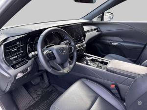 Белый Лексус RX 450h 2025 в Вильнюс, объемом двигателя 2.49 л и пробегом 10 тыс. км за 66900 €, фото 10 на AUTOMOTO.COM.LV