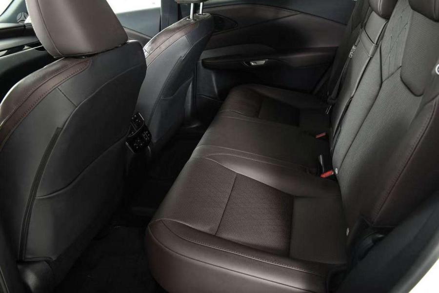 Balts Lexus RX 450h 2025 Viļņa, ar dzinēja tilpumu 2.49 L un nobraukumu 15 tūkst. km par 69999 €, foto 14 vietnē AUTOMOTO.COM.LV