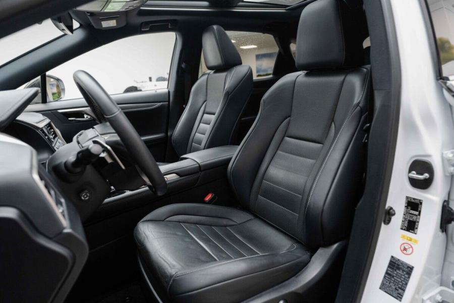 Balts Lexus RX 450h 2017 Peetri, ar dzinēja tilpumu 3.50 L un nobraukumu 110 tūkst. km par 38000 €, foto 12 vietnē AUTOMOTO.COM.LV