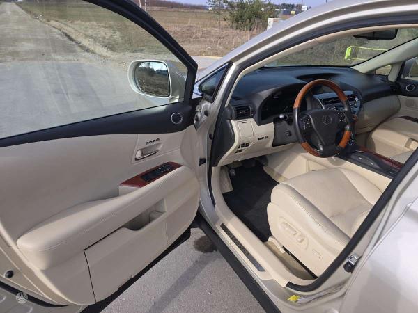 Dzeltens Lexus RX 450h 2011 Viļņa, ar dzinēja tilpumu 3.46 L un nobraukumu 98 tūkst. km par 14700 €, foto 9 vietnē AUTOMOTO.COM.LV