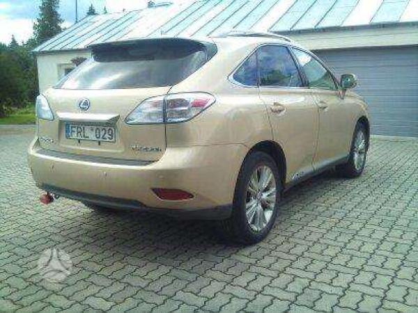 Lexus RX 450h 2011 in Vilnius on AUTOMOTO.COM.LV Yellow Lexus RX 450h 2011 in Vilnius, with an engine capacity of 3.46 L and mileage of 130 thousand km for 12500 €, photo 4 on AUTOMOTO.COM.LV