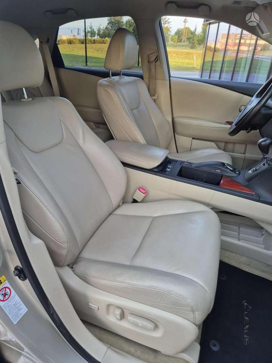 Dzeltens Lexus RX 450h 2012 Viļņa, ar dzinēja tilpumu 3.46 L un nobraukumu 181 tūkst. km par 14599 €, foto 22 vietnē AUTOMOTO.COM.LV