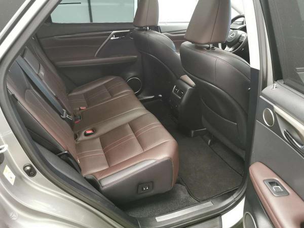 Yellow Lexus RX 450h 2016 in Kaunas, with an engine capacity of 3.46 L and mileage of 221 thousand km for 24900 €, photo 8 on AUTOMOTO.COM.LV