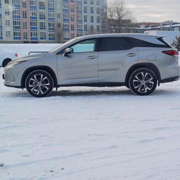 Yellow Lexus RX 450h 2021 in Siauliai, with an engine capacity of 3.50 L and mileage of 39 thousand km for 39900 €, photo 9 on AUTOMOTO.COM.LV