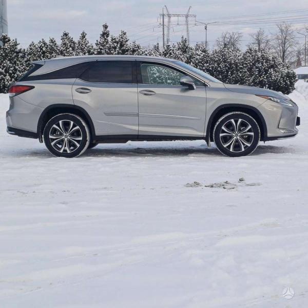Yellow Lexus RX 450h 2021 in Siauliai, with an engine capacity of 3.50 L and mileage of 39 thousand km for 39900 €, photo 10 on AUTOMOTO.COM.LV