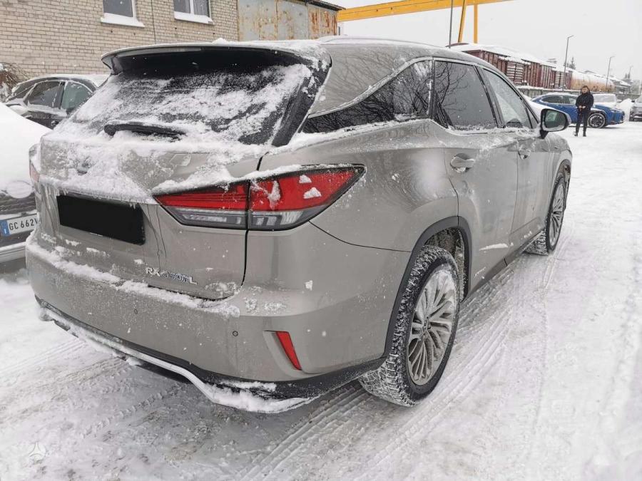 Yellow Lexus RX 450h 2021 in Vilnius, with an engine capacity of 0.00 L and mileage of 137 thousand km for 36900 €, photo 3 on AUTOMOTO.COM.LV