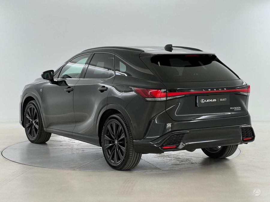 Black Lexus RX 500h 2023 in Vilnius, with an engine capacity of 2.39 L and mileage of 94 thousand km for 66900 €, photo 18 on AUTOMOTO.COM.LV