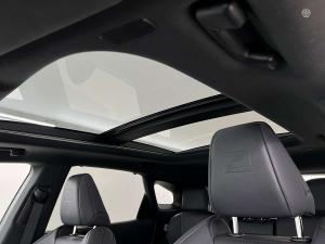 Black Lexus RX 500h 2023 in Vilnius, with an engine capacity of 2.39 L and mileage of 94 thousand km for 66900 €, photo 22 on AUTOMOTO.COM.LV