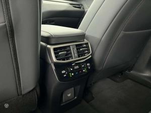 Black Lexus RX 500h 2023 in Vilnius, with an engine capacity of 2.39 L and mileage of 94 thousand km for 66900 €, photo 28 on AUTOMOTO.COM.LV