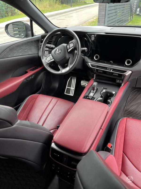 Melns Lexus RX 500h 2023 Alīta, ar dzinēja tilpumu 0.00 L un nobraukumu 41 tūkst. km par 55000 €, foto 6 vietnē AUTOMOTO.COM.LV