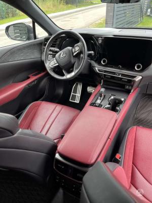 Melns Lexus RX 500h 2023 Alīta, ar dzinēja tilpumu 0.00 L un nobraukumu 41 tūkst. km par 55000 €, foto 6 vietnē AUTOMOTO.COM.LV