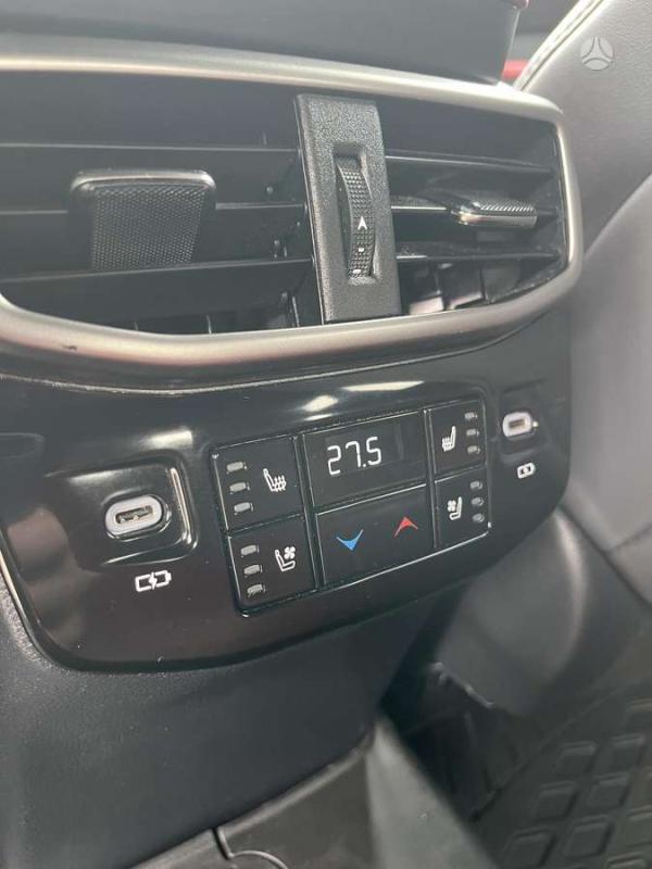 Melns Lexus RX 500h 2023 Alīta, ar dzinēja tilpumu 0.00 L un nobraukumu 41 tūkst. km par 55000 €, foto 10 vietnē AUTOMOTO.COM.LV