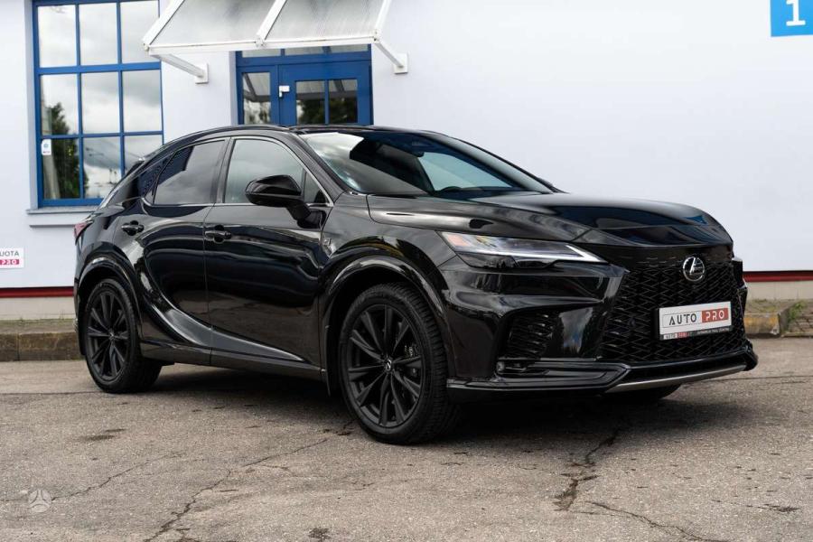 Melns Lexus RX 500h 2025 Viļņa, ar dzinēja tilpumu 2.39 L un nobraukumu 15 tūkst. km par 84900 €, foto 1 vietnē AUTOMOTO.COM.LV