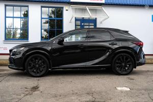 Melns Lexus RX 500h 2025 Viļņa, ar dzinēja tilpumu 2.39 L un nobraukumu 15 tūkst. km par 84900 €, foto 8 vietnē AUTOMOTO.COM.LV