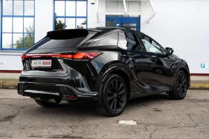 Melns Lexus RX 500h 2025 Viļņa, ar dzinēja tilpumu 2.39 L un nobraukumu 15 tūkst. km par 84900 €, foto 9 vietnē AUTOMOTO.COM.LV