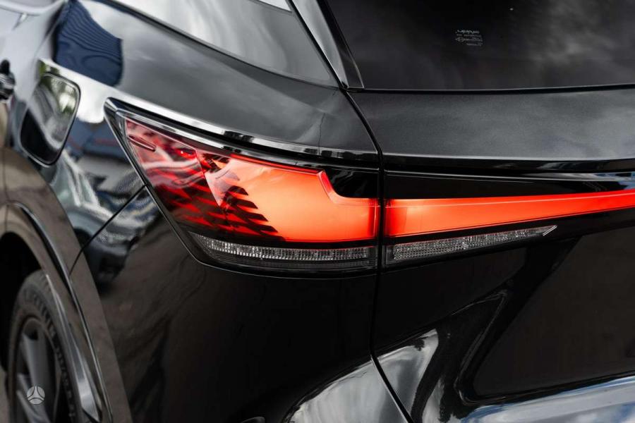 Melns Lexus RX 500h 2025 Viļņa, ar dzinēja tilpumu 2.39 L un nobraukumu 15 tūkst. km par 84900 €, foto 13 vietnē AUTOMOTO.COM.LV