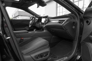 Melns Lexus RX 500h 2025 Viļņa, ar dzinēja tilpumu 2.39 L un nobraukumu 15 tūkst. km par 84900 €, foto 29 vietnē AUTOMOTO.COM.LV