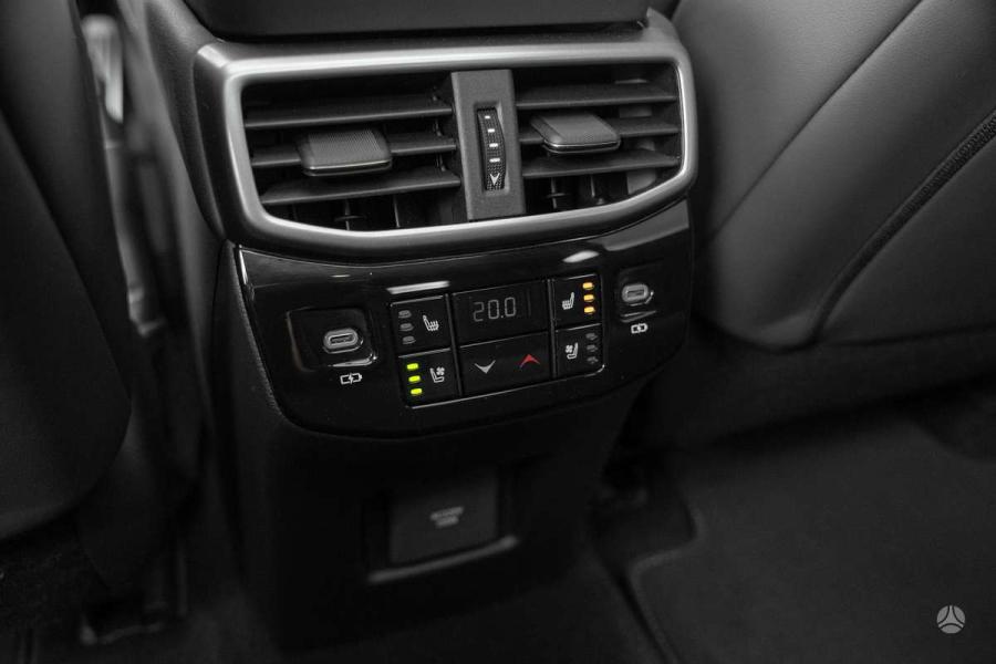 Melns Lexus RX 500h 2025 Viļņa, ar dzinēja tilpumu 2.39 L un nobraukumu 15 tūkst. km par 84900 €, foto 33 vietnē AUTOMOTO.COM.LV