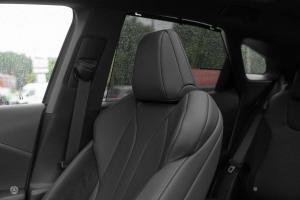 Melns Lexus RX 500h 2025 Viļņa, ar dzinēja tilpumu 2.39 L un nobraukumu 15 tūkst. km par 84900 €, foto 35 vietnē AUTOMOTO.COM.LV