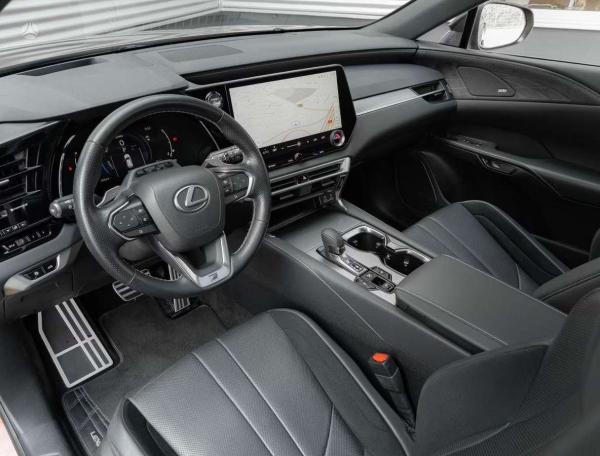 Brūns Lexus RX 500h 2023 Viļņa, ar dzinēja tilpumu 2.39 L un nobraukumu 50 tūkst. km par 65600 €, foto 3 vietnē AUTOMOTO.COM.LV