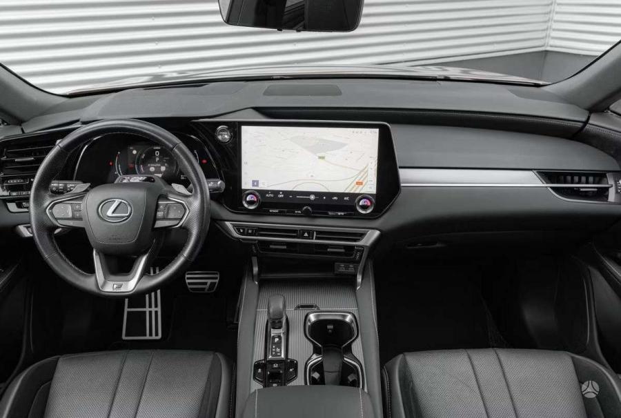 Brown Lexus RX 500h 2023 in Vilnius, with an engine capacity of 2.39 L and mileage of 50 thousand km for 65600 €, photo 11 on AUTOMOTO.COM.LV