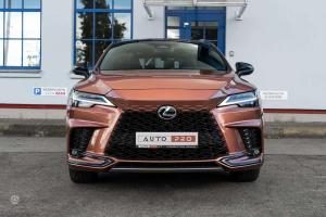 Brown Lexus RX 500h 2023 in Vilnius, with an engine capacity of 2.39 L and mileage of 46 thousand km for 65900 €, photo 3 on AUTOMOTO.COM.LV
