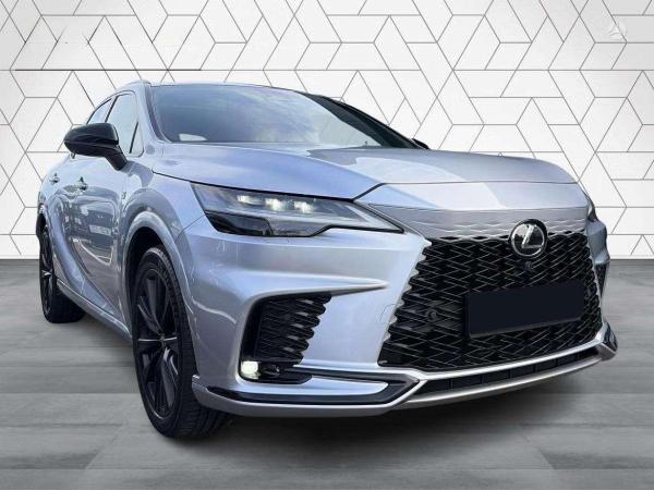 Grey Lexus RX 500h 2023 in Vilnius, with an engine capacity of 2.39 L and mileage of 79 thousand km for 58999 €, photo 3 on AUTOMOTO.COM.LV