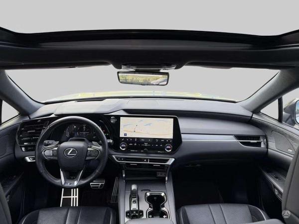 Grey Lexus RX 500h 2023 in Vilnius, with an engine capacity of 2.39 L and mileage of 79 thousand km for 58999 €, photo 10 on AUTOMOTO.COM.LV