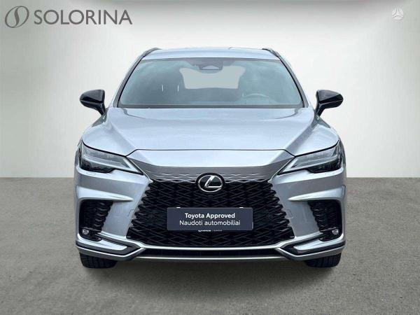 Pelēks Lexus RX 500h 2023 Klaipėda, ar dzinēja tilpumu 2.39 L un nobraukumu 57 tūkst. km par 65000 €, foto 5 vietnē AUTOMOTO.COM.LV