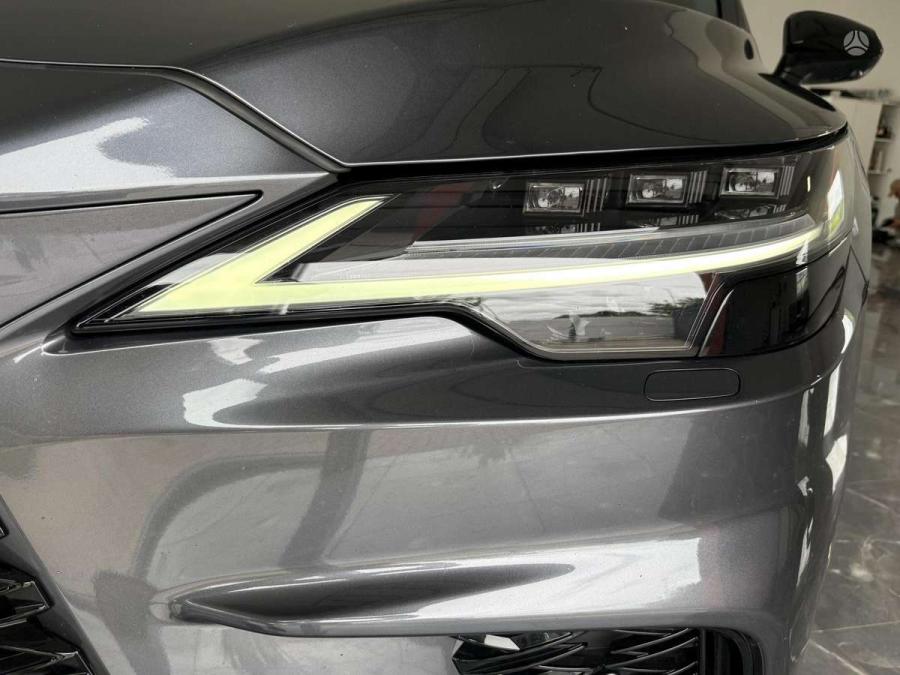 Pelēks Lexus RX 500h 2023 Panevēža, ar dzinēja tilpumu 2.40 L un nobraukumu 87 tūkst. km par 59900 €, foto 13 vietnē AUTOMOTO.COM.LV