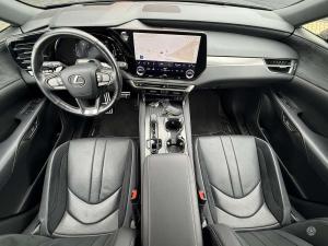 Pelēks Lexus RX 500h 2023 Panevēža, ar dzinēja tilpumu 2.40 L un nobraukumu 87 tūkst. km par 59900 €, foto 15 vietnē AUTOMOTO.COM.LV