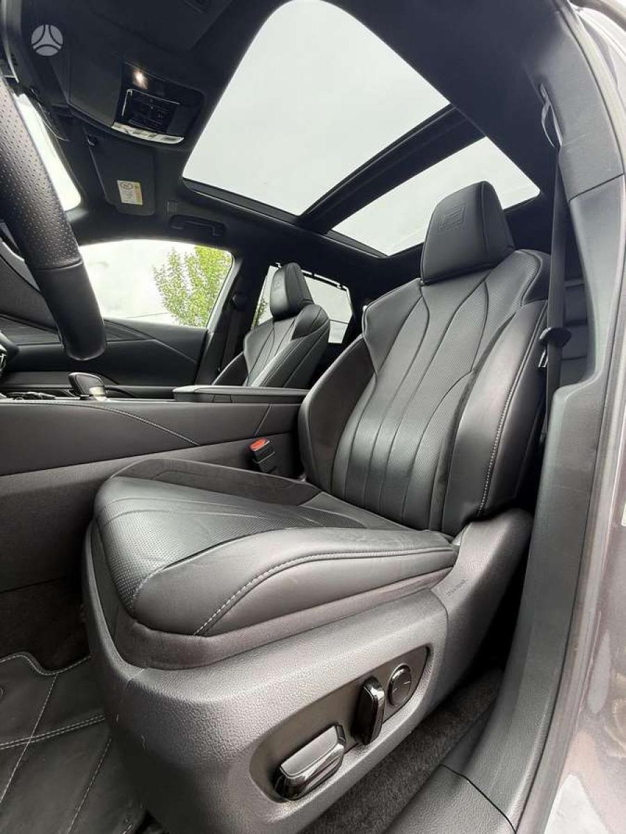 Pelēks Lexus RX 500h 2023 Panevēža, ar dzinēja tilpumu 2.40 L un nobraukumu 87 tūkst. km par 59900 €, foto 17 vietnē AUTOMOTO.COM.LV