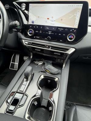 Pelēks Lexus RX 500h 2023 Panevēža, ar dzinēja tilpumu 2.40 L un nobraukumu 87 tūkst. km par 59900 €, foto 18 vietnē AUTOMOTO.COM.LV