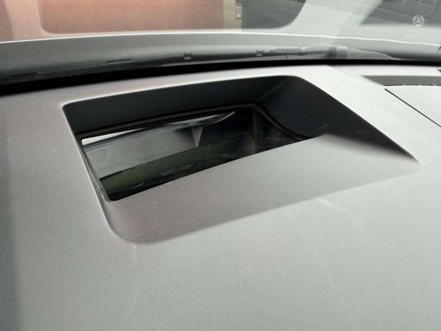 Pelēks Lexus RX 500h 2023 Panevēža, ar dzinēja tilpumu 2.40 L un nobraukumu 87 tūkst. km par 59900 €, foto 24 vietnē AUTOMOTO.COM.LV