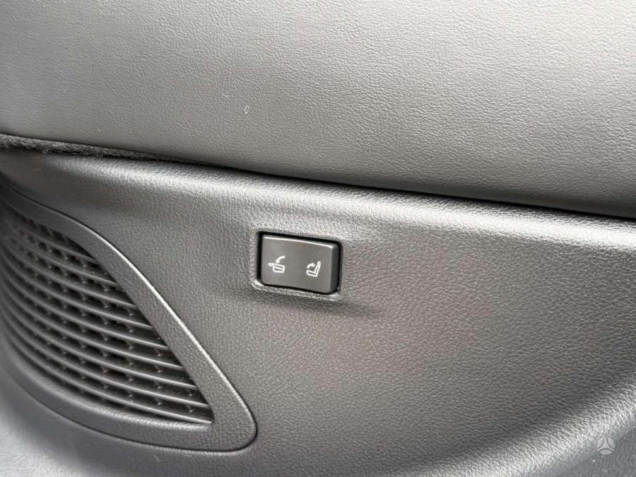 Pelēks Lexus RX 500h 2023 Panevēža, ar dzinēja tilpumu 2.40 L un nobraukumu 87 tūkst. km par 59900 €, foto 34 vietnē AUTOMOTO.COM.LV