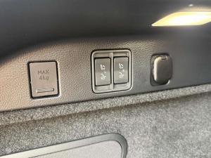 Pelēks Lexus RX 500h 2023 Panevēža, ar dzinēja tilpumu 2.40 L un nobraukumu 87 tūkst. km par 59900 €, foto 38 vietnē AUTOMOTO.COM.LV